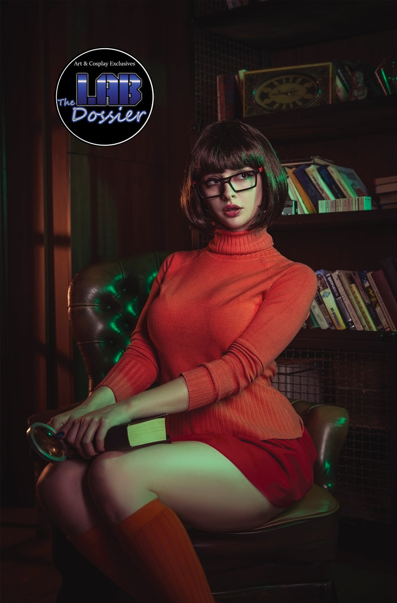The LAB Dossier Spooky Investigator Cosplay - Cosplay by Daria Hime- G – LAB Comics